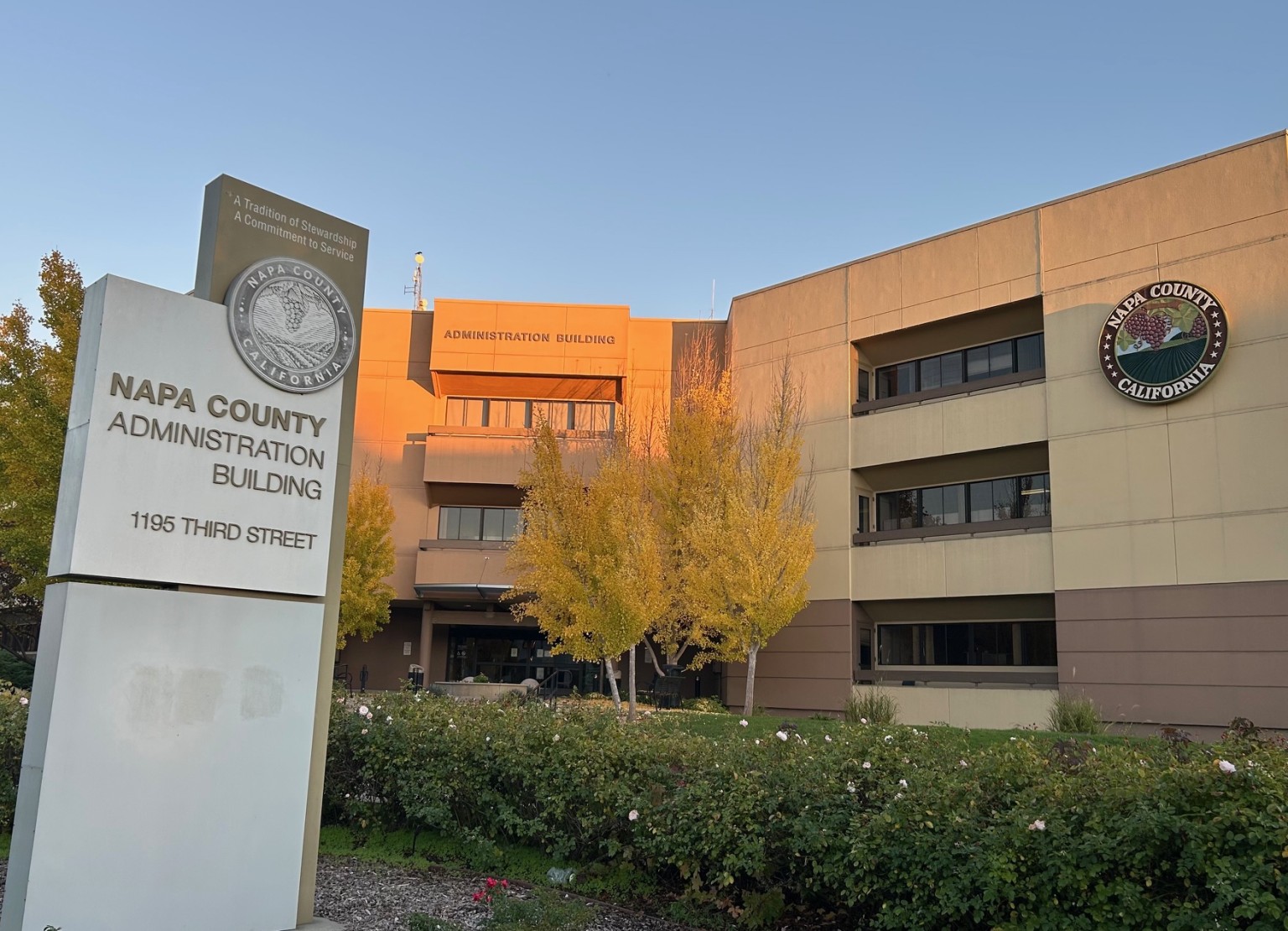 Debate heats up as Napa County crafts rules for vineyard tastings under ...